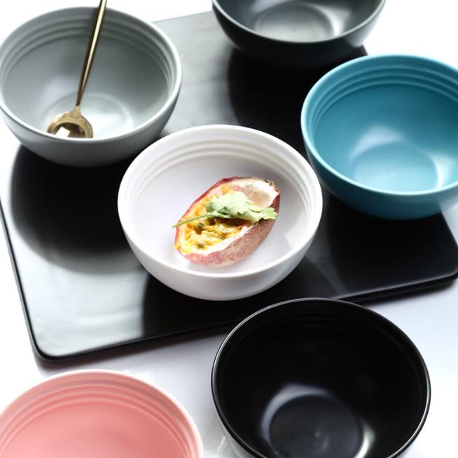 Creative solid color ceramic bowl